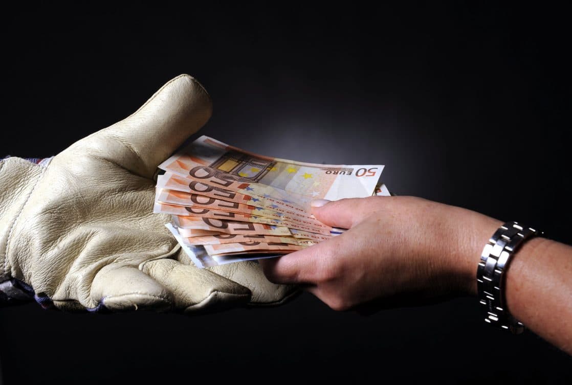 Kaleva: Yrittäjälle 1000 euron arvoinen seteli työttömän palkkaamisesta ...