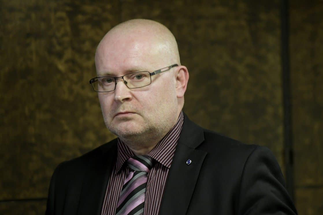 Jari Lindström: Kaikki maksavat, mutta kaikki eivät saa turvaa ...