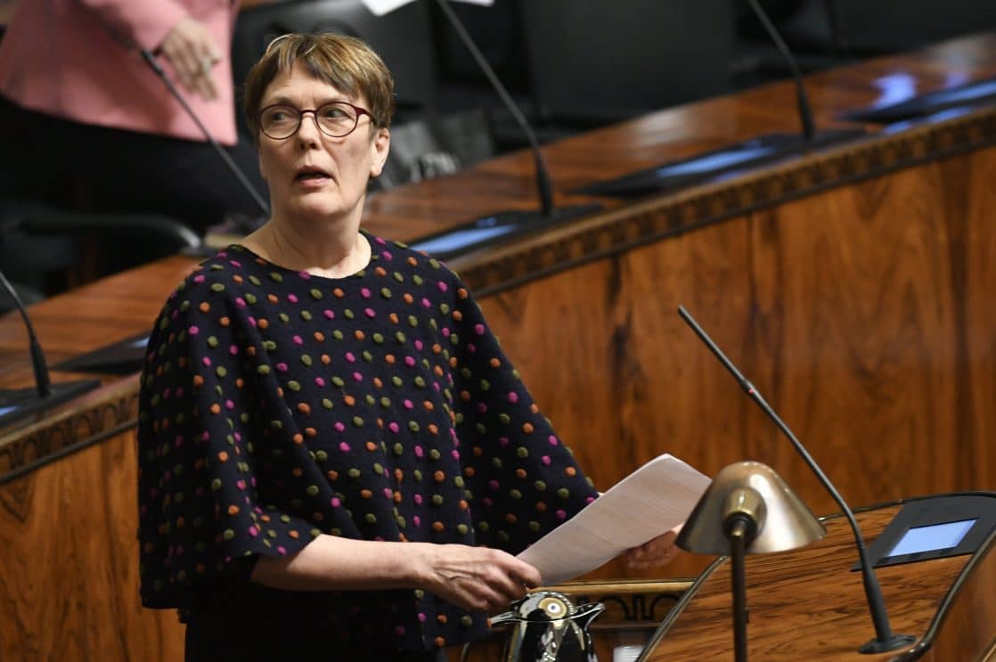 Satu Hassi AL:lle: Nykyisistä sähköautoista ei pidä arvioida tulevaa ...