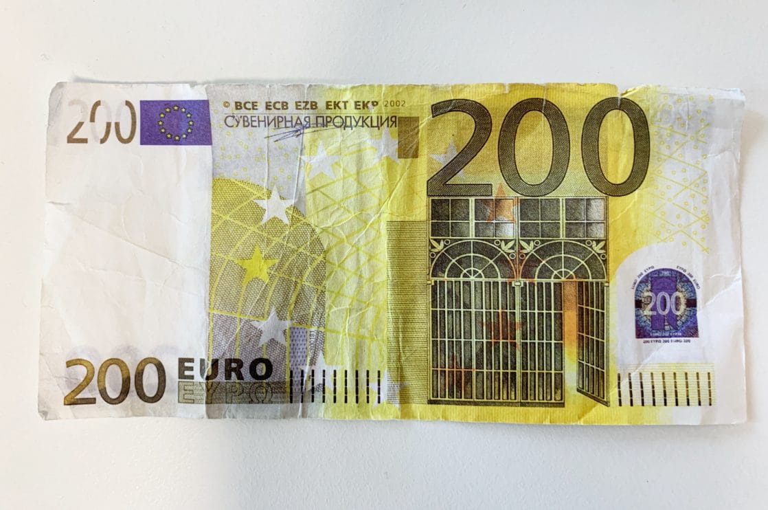 Rahajäljitelmiä liikkeellä - kelpuutettu maksuvälineeksi | Verkkouutiset