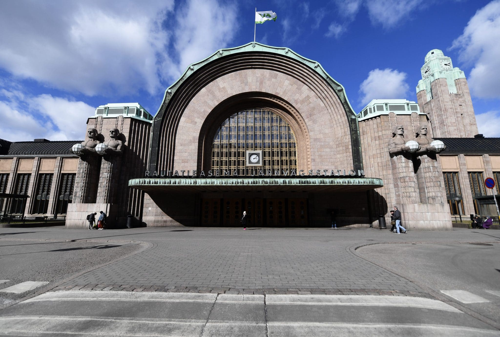 Kansanedustaja väläyttää liikkumisrajoituksia Uudenmaan sisälle ...