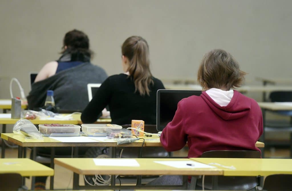 Ex-opetusministeri Li Anderssonille: Eikö sinua häiritse? | Verkkouutiset