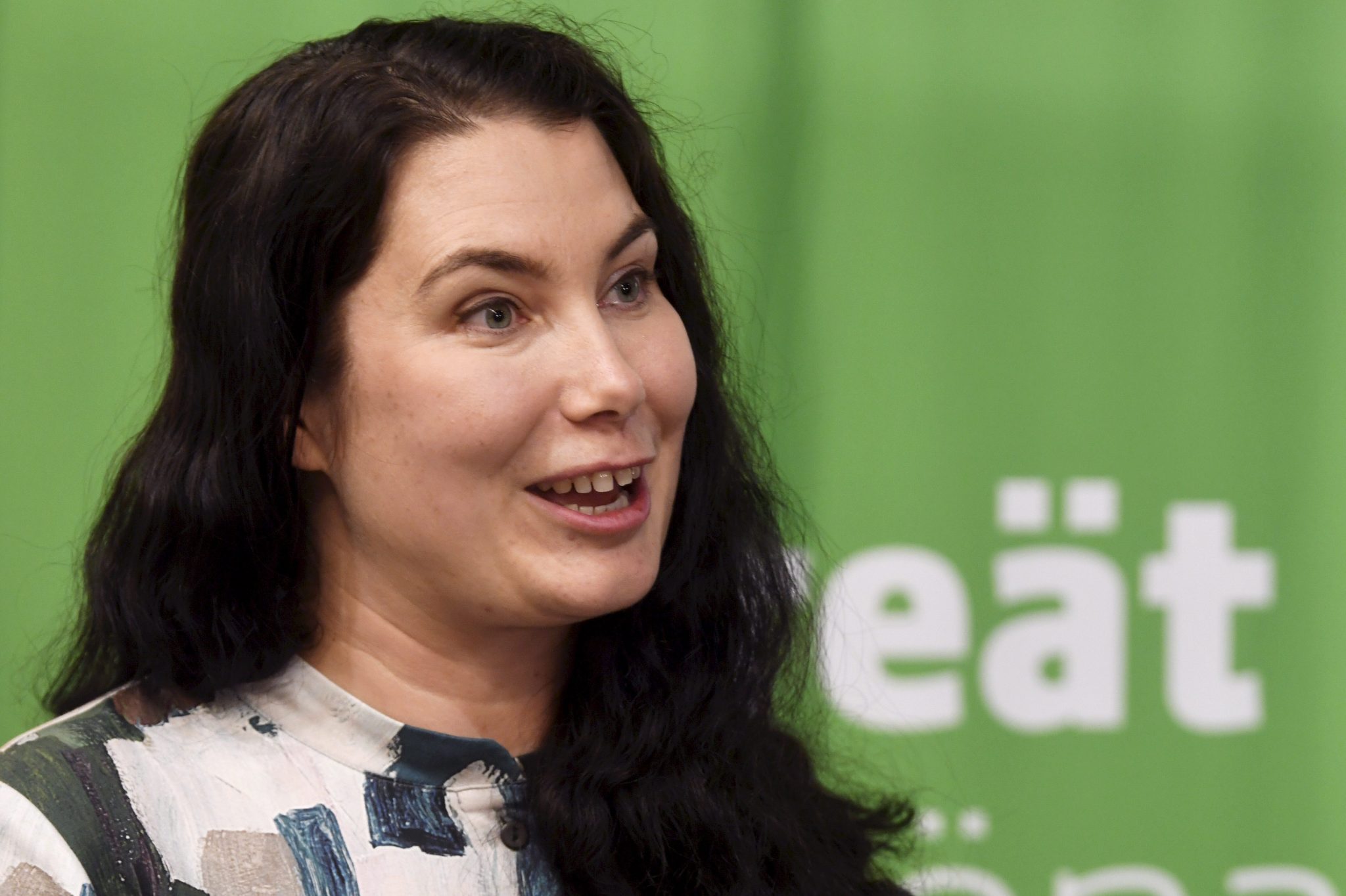 Ministeri Emma Kari: Maatalouden päästöjä pitää vähentää liki ...