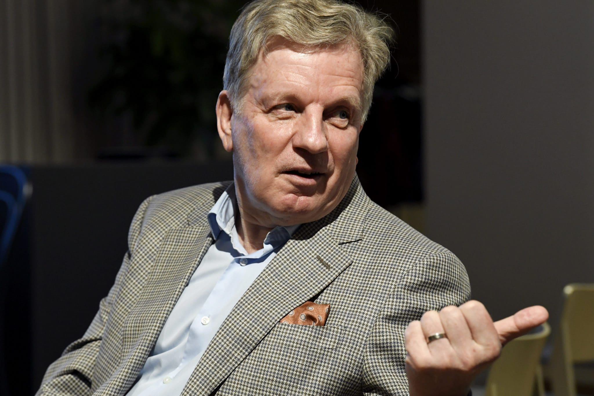 Esko Aho IL:lle: Emme voi päättää, ettemme ole tekemisissä venäläisten kanssa | Verkkouutiset