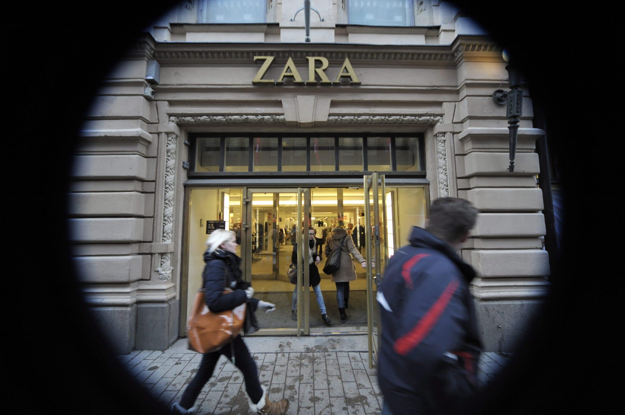 Zara sulkee 500 kauppaansa Venäjällä ja Paypal palvelunsa | Verkkouutiset