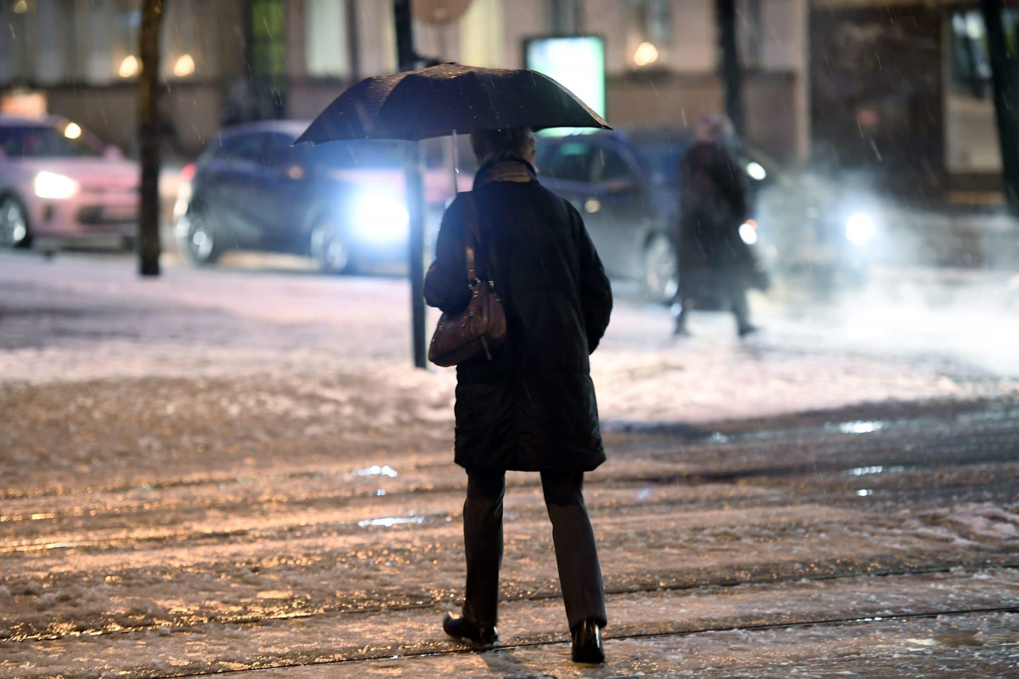 Vaarallinen tilanne tallentui kameralle – “meille suojatie on suojatie ...