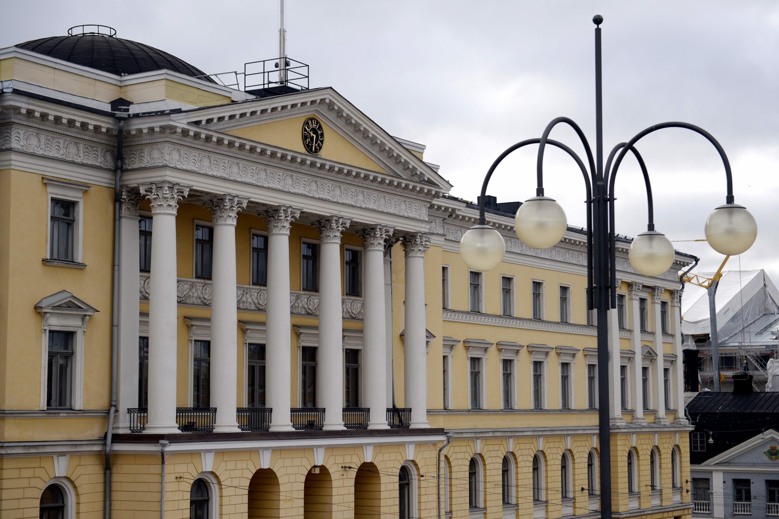 "Hallitus sysää velkaongelman seuraavalle hallitukselle" | Verkkouutiset