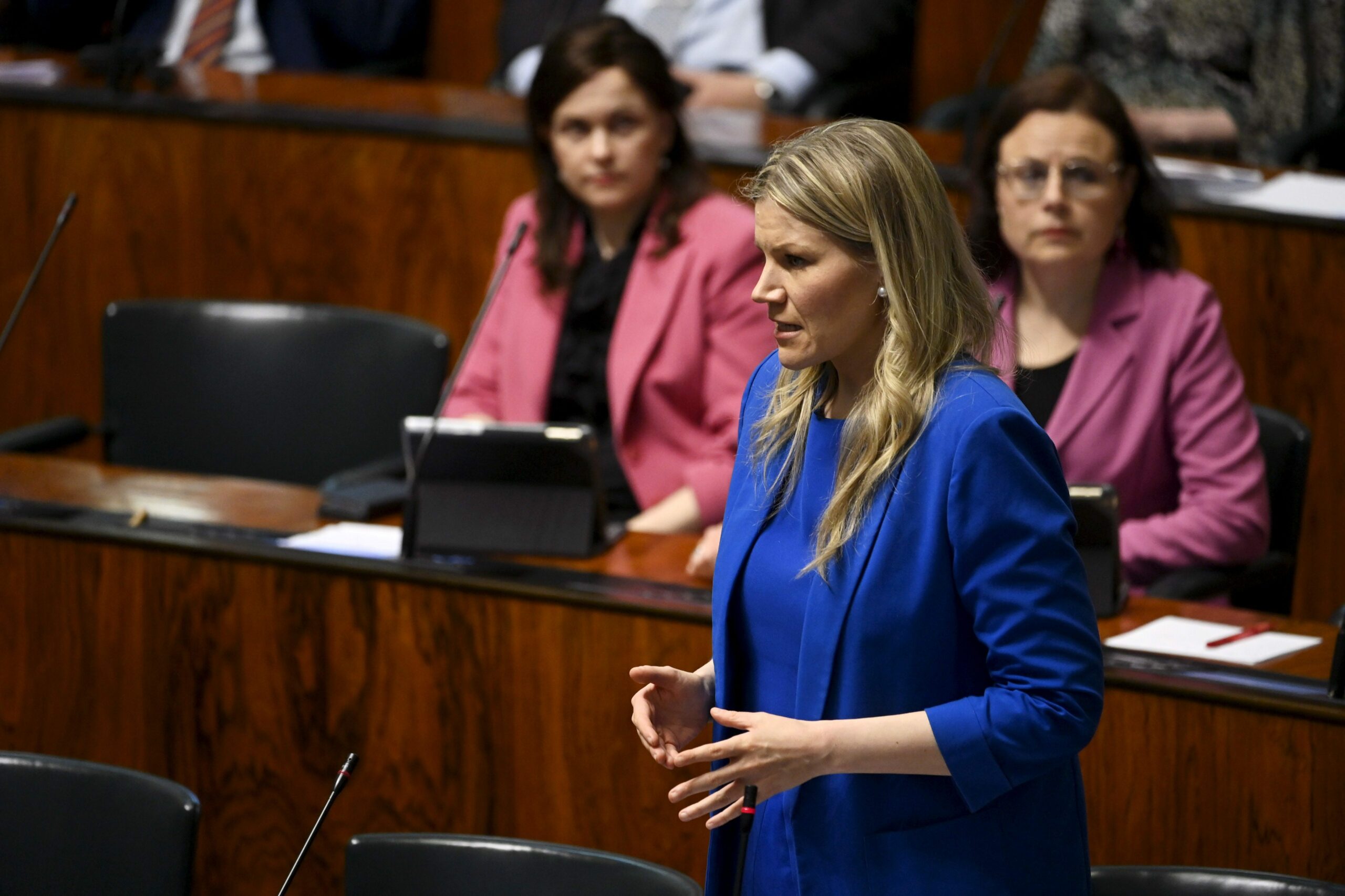 Sofia Vikman: Velkaralli jatkuu - kaikki sysätään seuraavalle hallitukselle | Verkkouutiset