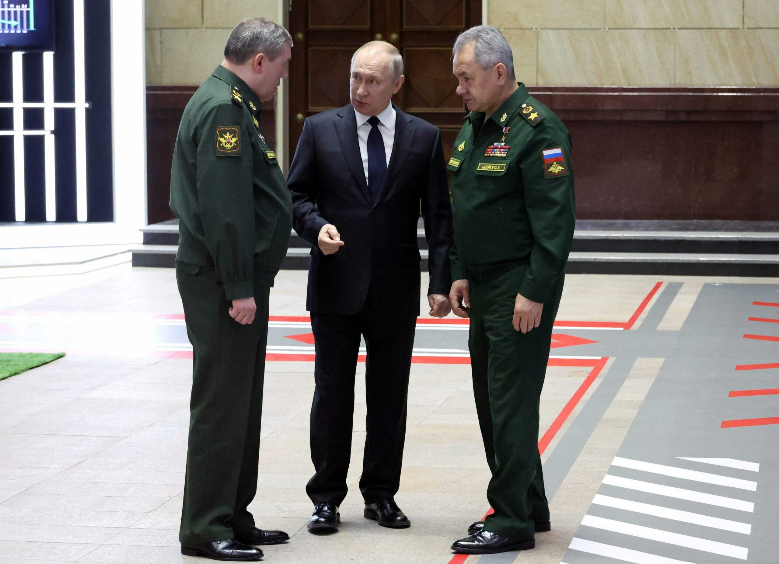 Vladimir Putin soitti itse etulinjaan ja kielsi tuhoon tuomittujen ...