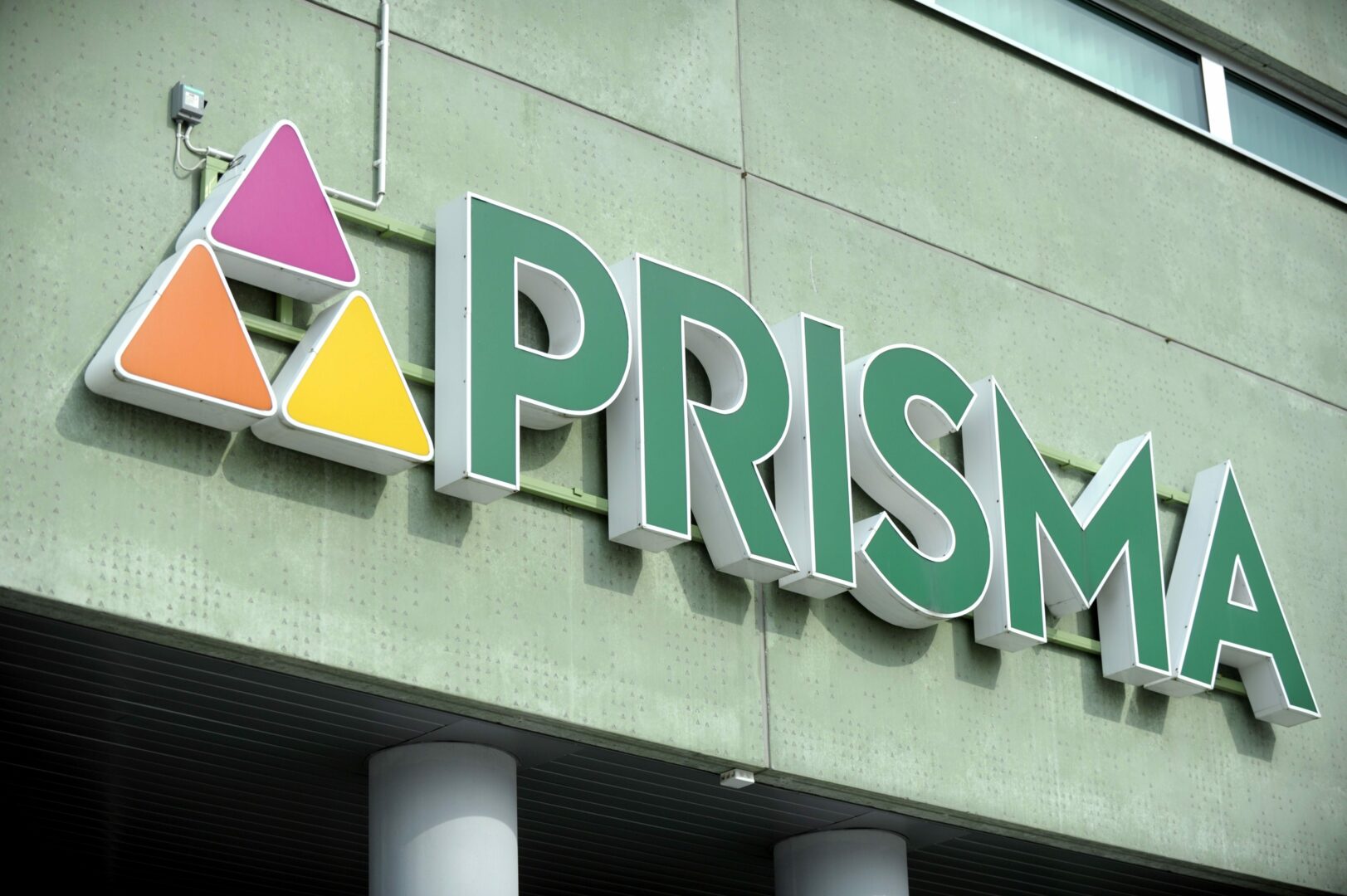 HS: Prisman liukuportaat kuulostavat vikisevältä koiralaumalta ...