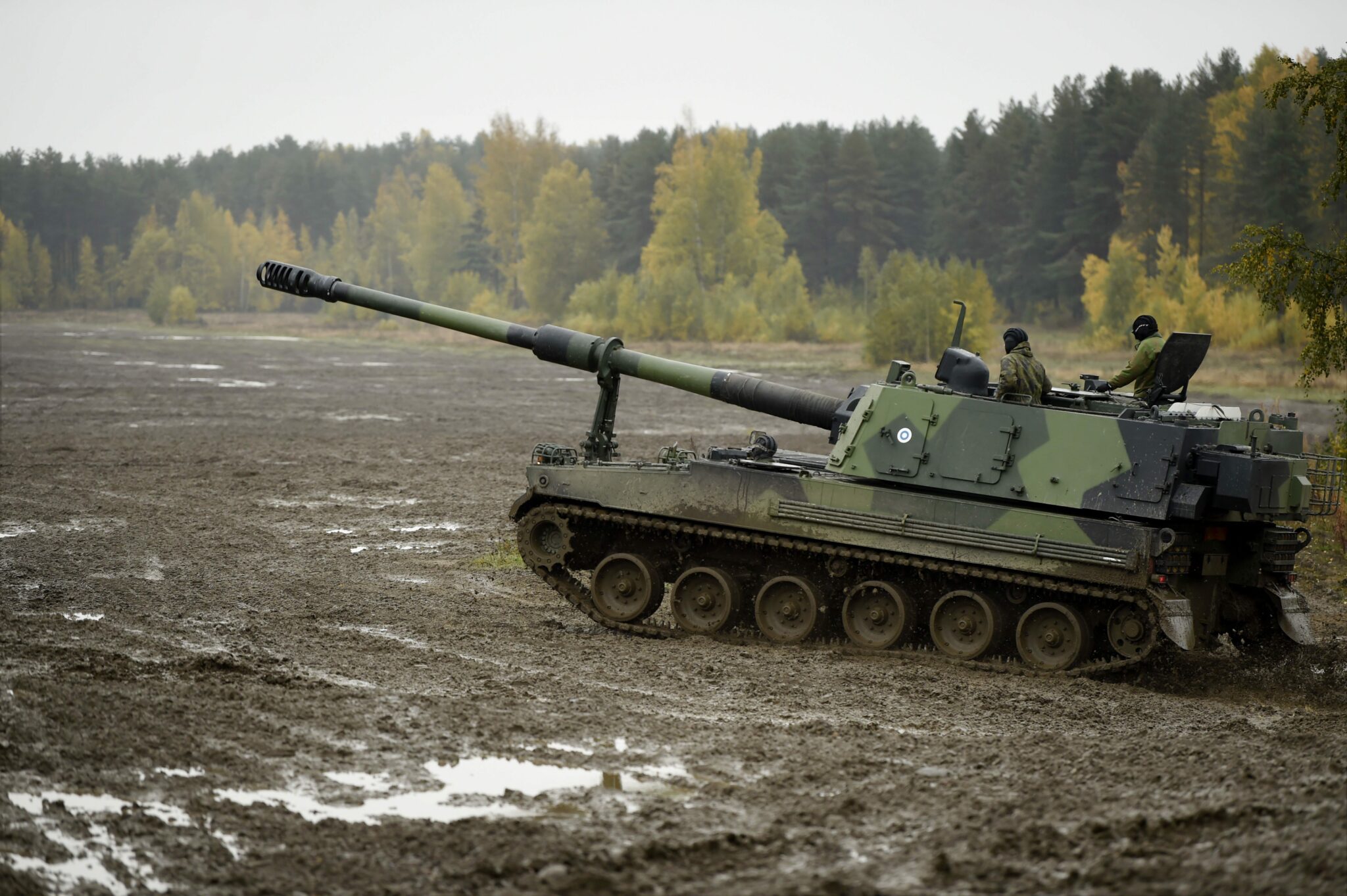 Viro ostaa uusia panssarihaupitseja | Verkkouutiset