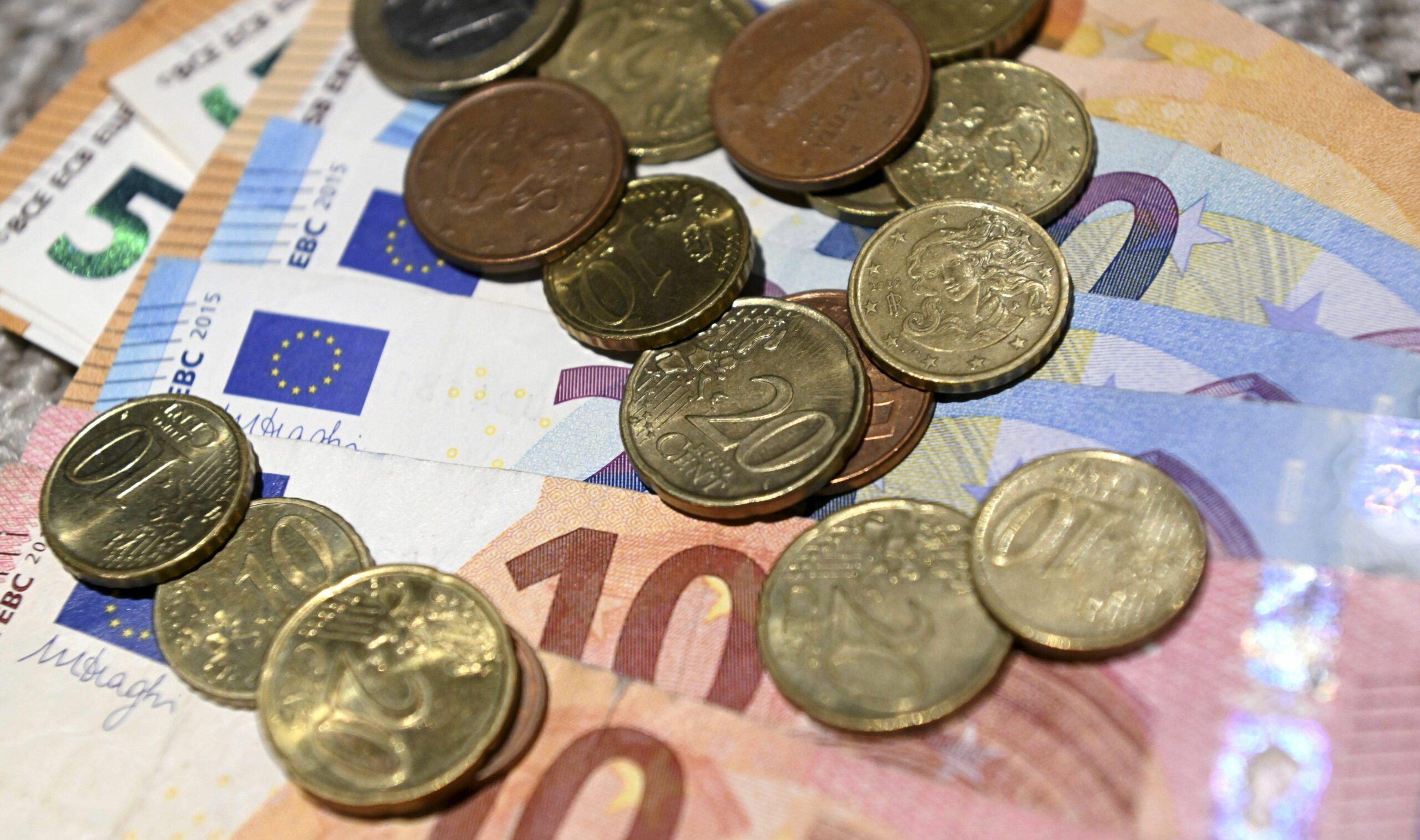 Ekonomisti vääntää rautalangasta: Ei ole "valtion" velkaa | Verkkouutiset