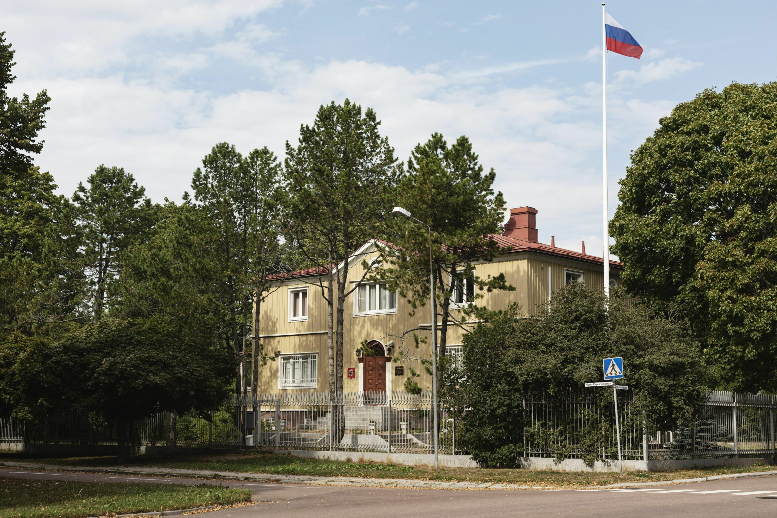 Jukka Tarkka: Pekka Haavisto arvioi Ahvenanmaan konsulaattia kuin Tarja ...