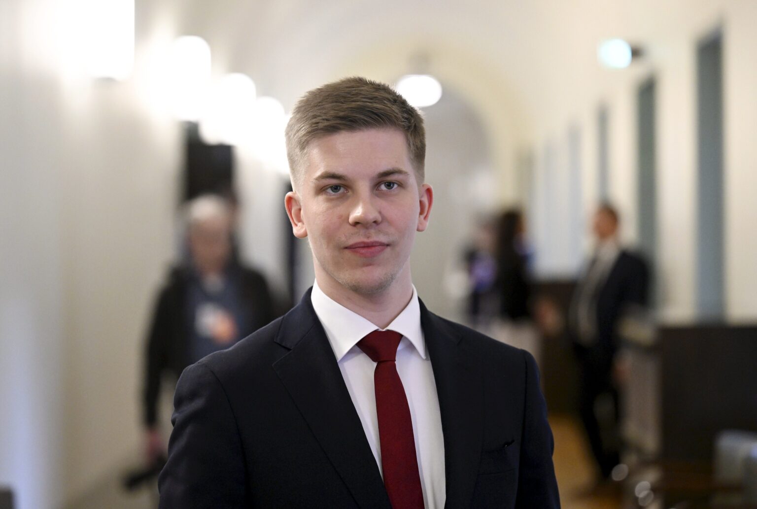 Kansanedustajan mukaan oppositio hakee välikysymyksellä myönnytyksiä ay ...