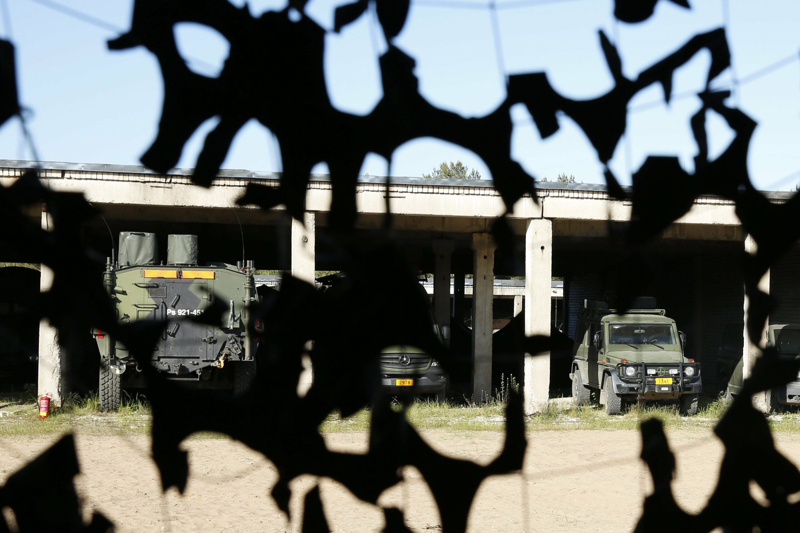 Viro ja Latvia ostavat yli 2000 sotilasajoneuvoa | Verkkouutiset