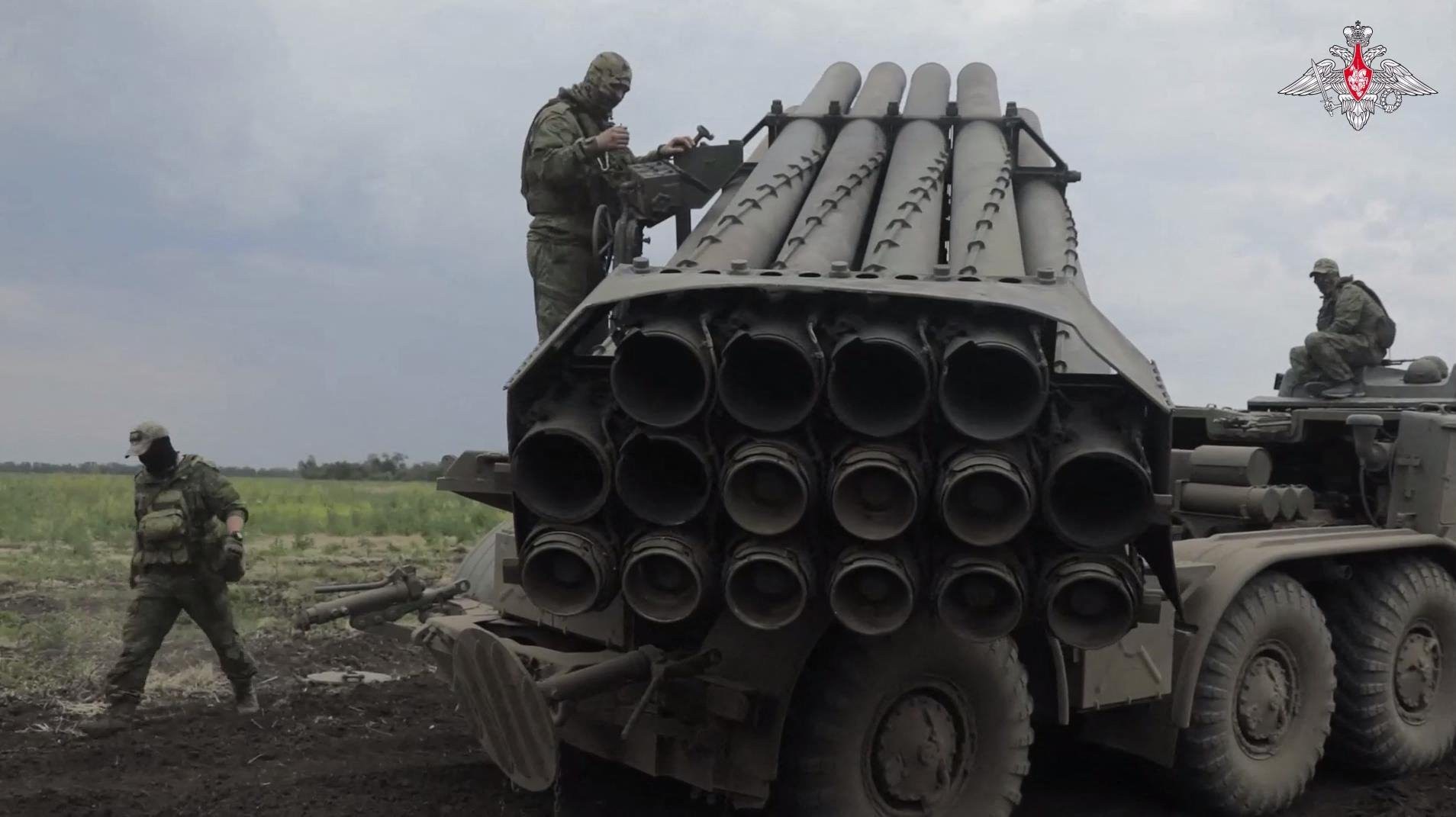 Pohjois-Korea on lähettänyt ainakin tuhat konttia aseapua Venäjälle ...