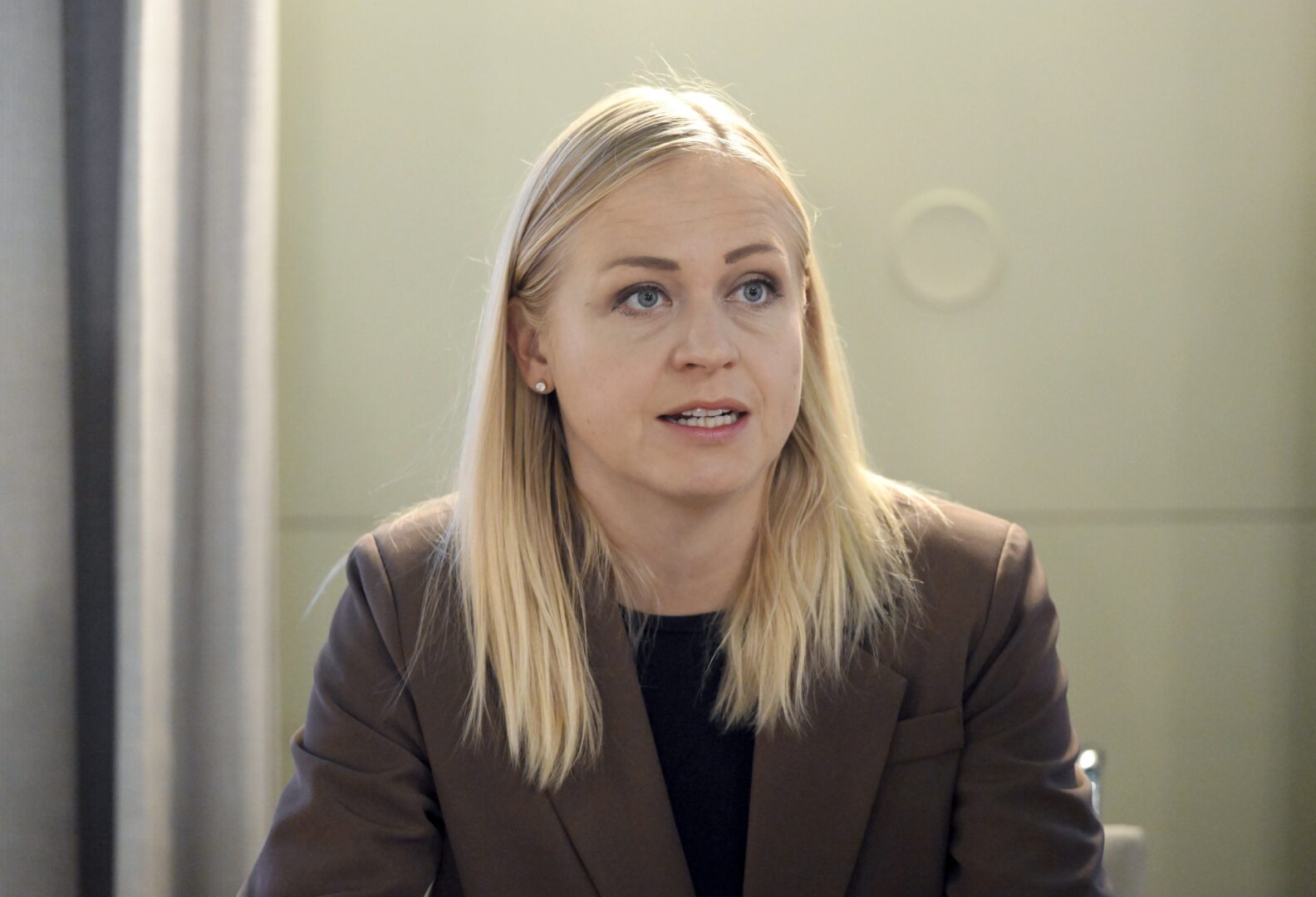 Elina Valtonen kehotti Venäjää lopettamaan toimintansa rajalla – "Kyllä Sergei Lavrov reagoi ...