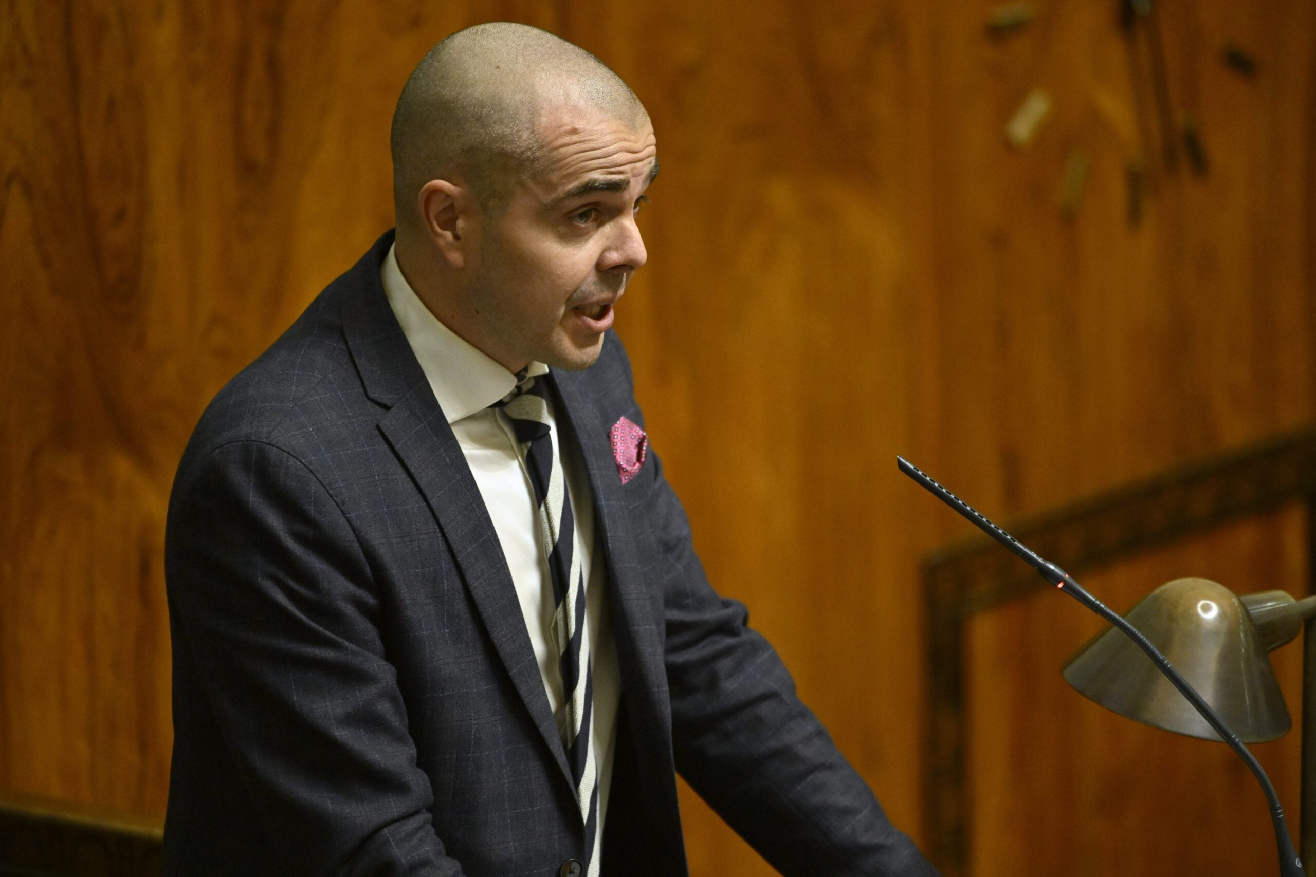 PS:n Ari Koponen: Oppositio yrittää nostaa kannatustaan nuorten ...