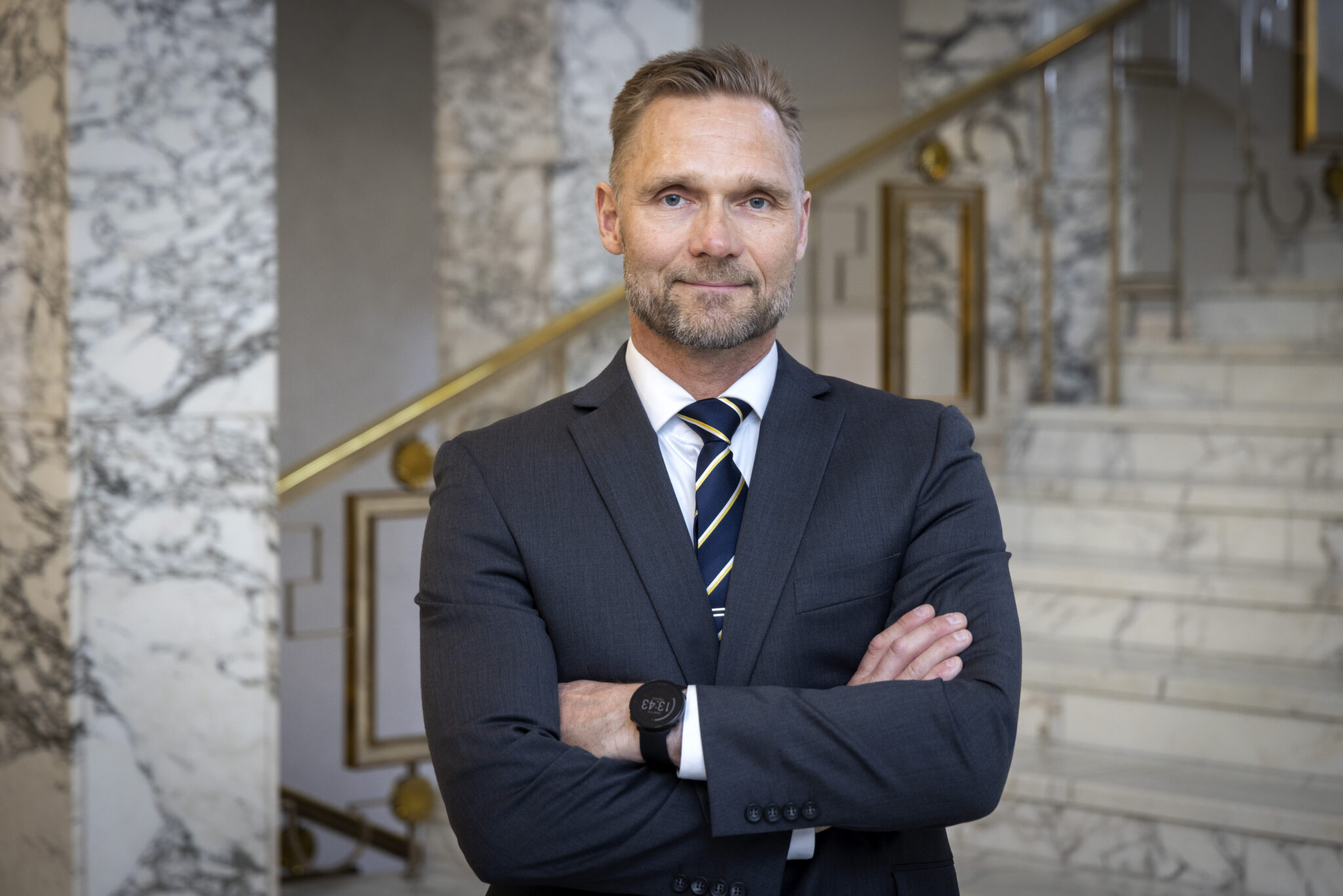 Upseeri-kansanedustaja itärajasta: Täyttää sotilasoperaation ...