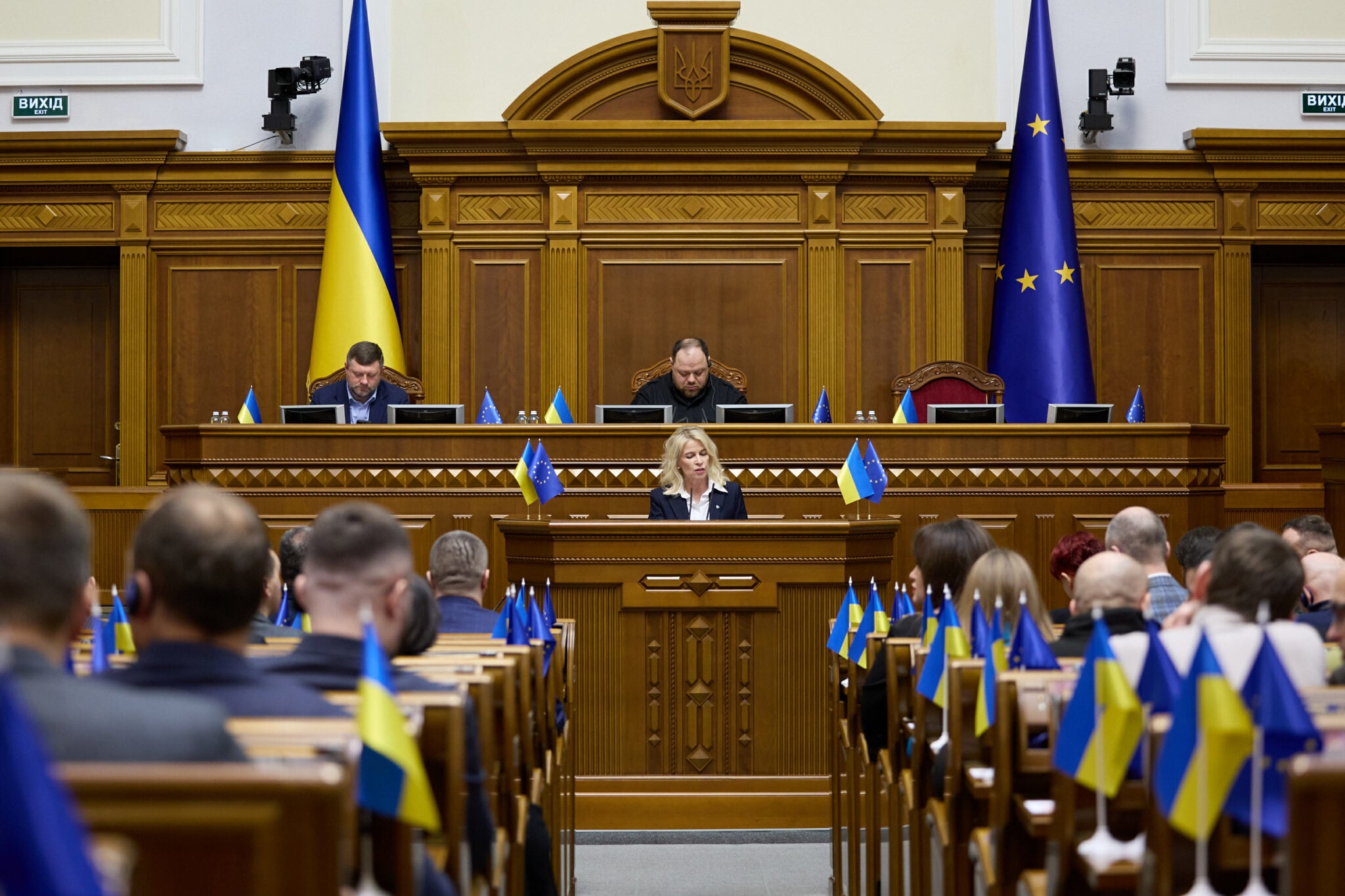 Pia Kauma Ukrainan parlamentille: Haluamme Venäjän vastuuseen ...