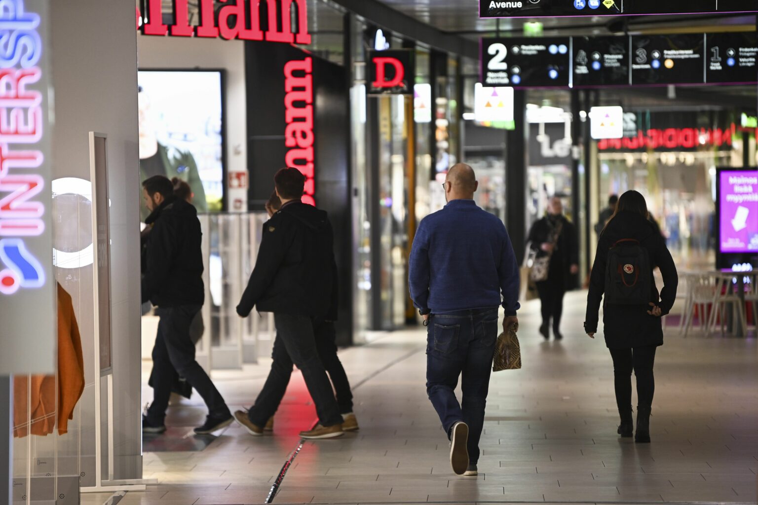Ekonomisti arvioi Suomen BKT-yllätystä - tämän korttidata paljastaa ...