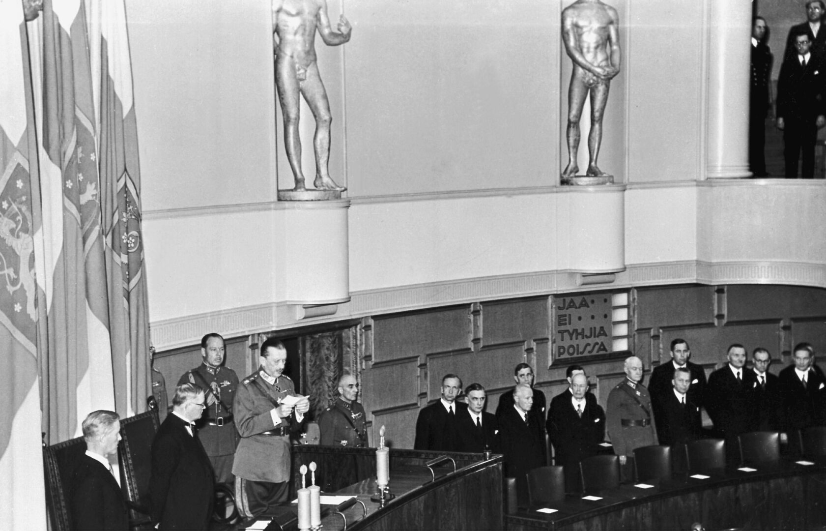 Mannerheimin ja Stalinin väitetystä yhteydenpidosta putoaa pohja pois ...