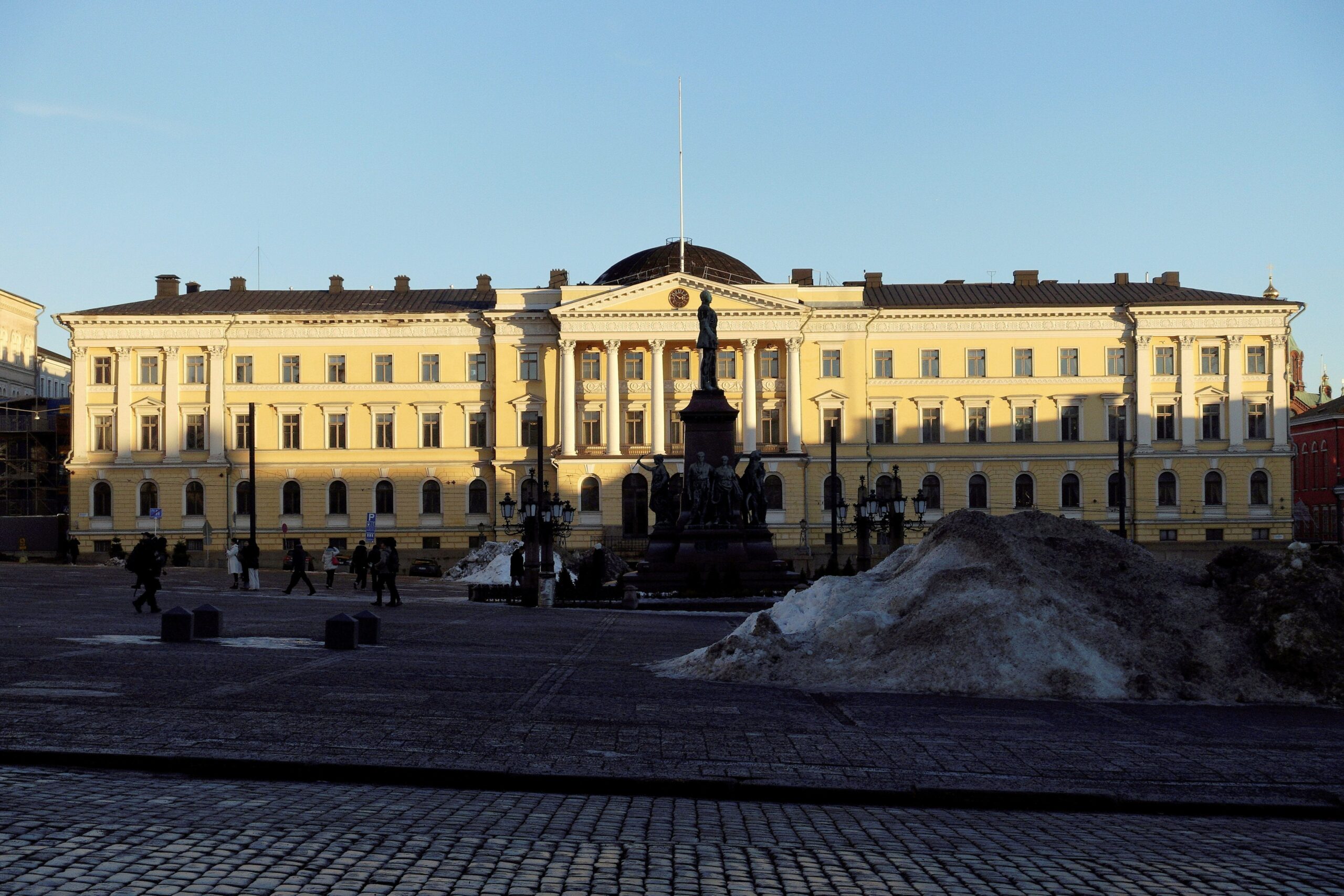 Neuvostolta karu arvio: Julkisen velkasuhteen vakauttaminen epävarmaa | Verkkouutiset