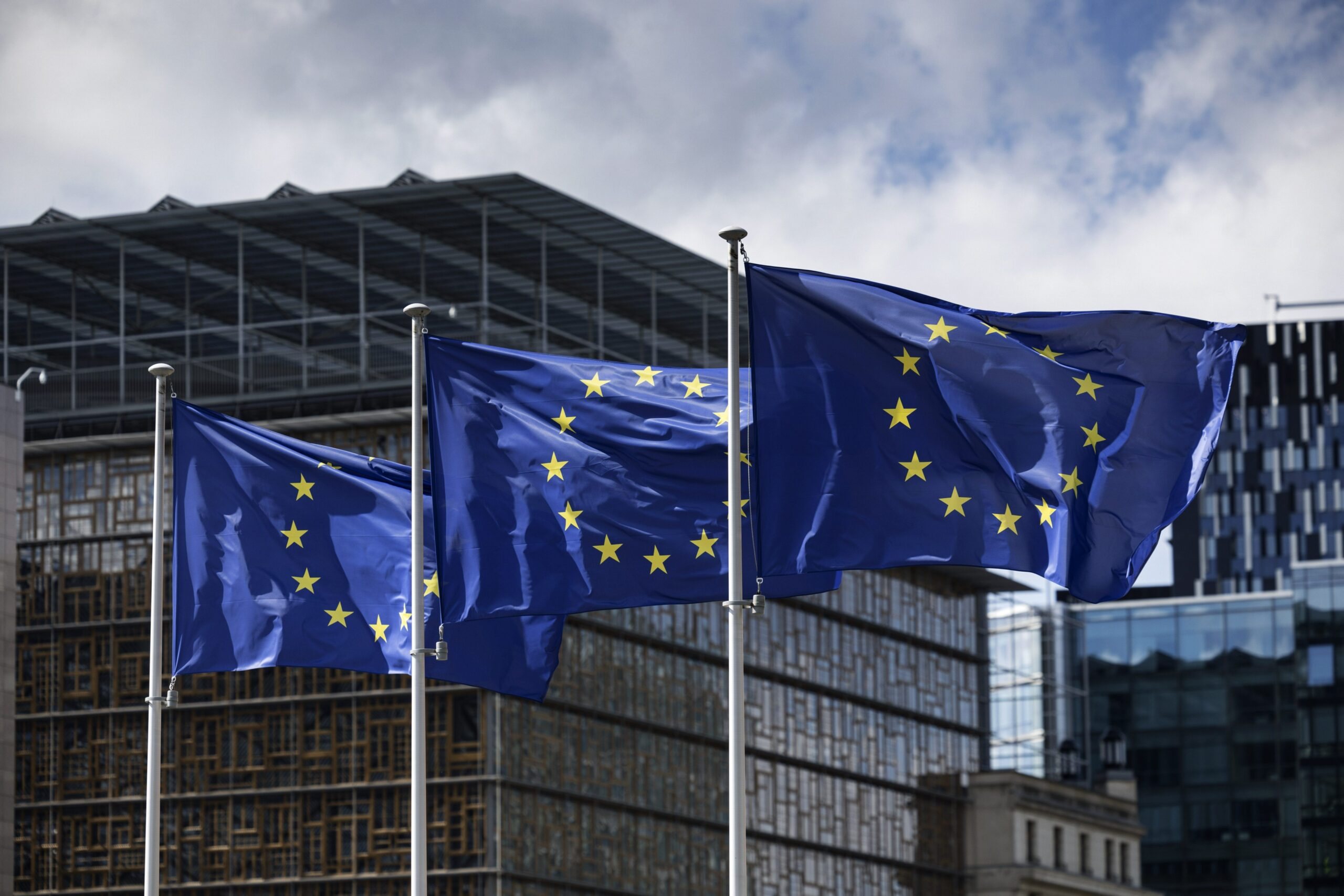 EU:lta vastaus USA:n tulleihin: Kohteina viskiä ja moottoripyöriä ...