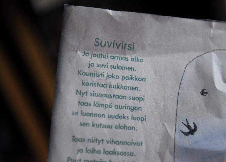 "Suvivirsi kuuluu kouluun" - kansanedustajan mukaan ohjetta ...