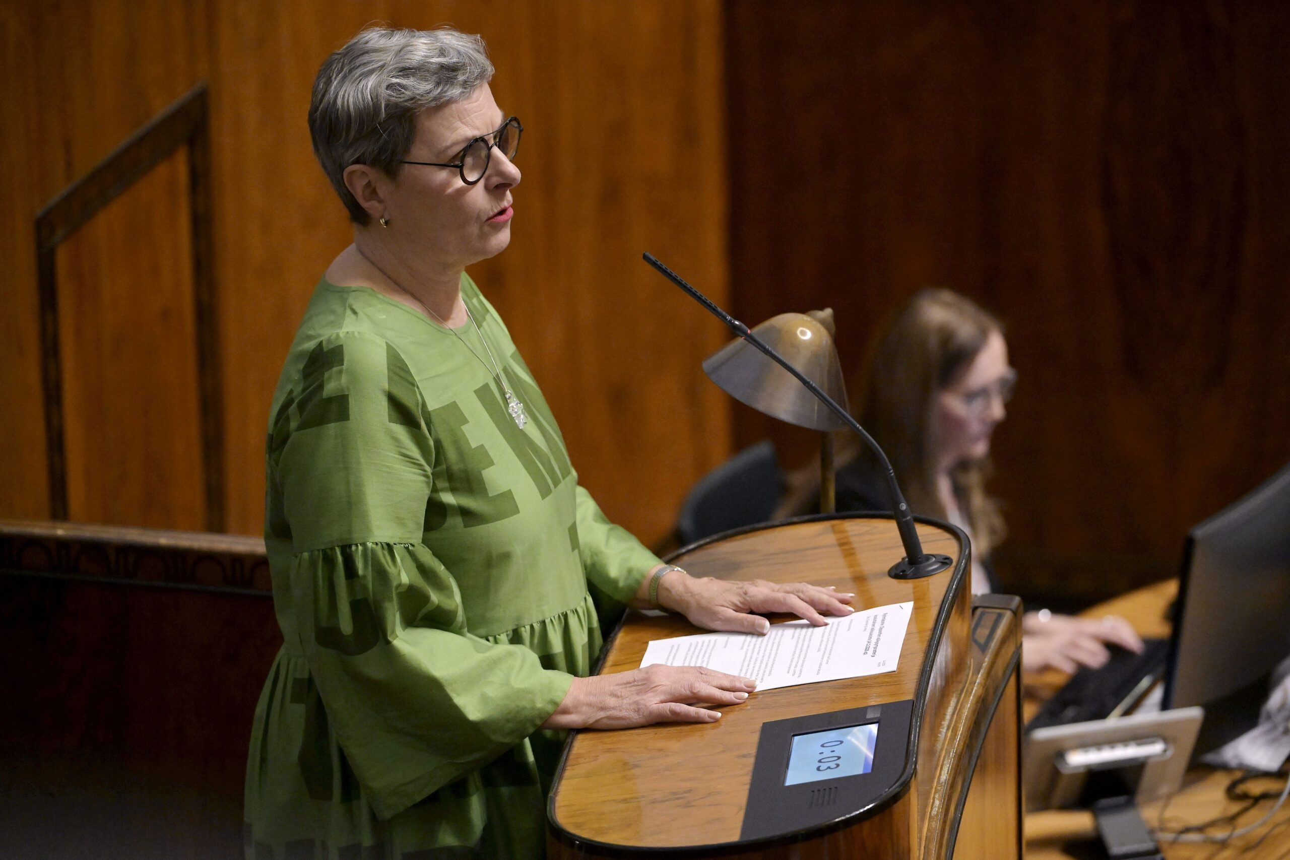 Kokoomuksen Maaret Castrén: Opposition välikysymys on kuin ...