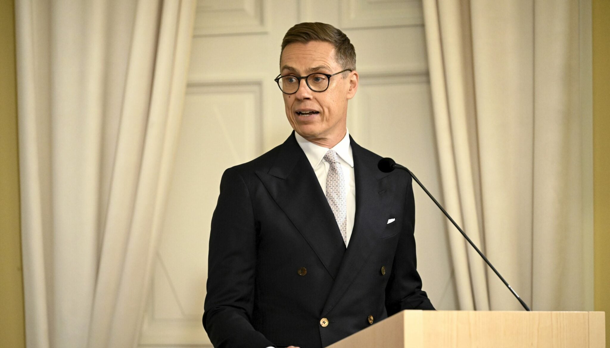 Alexander Stubb osallistuu Ukraina-kokoukseen Pariisissa - Verkkouutiset