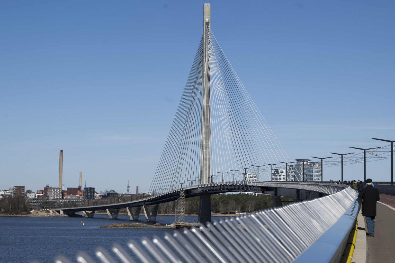 Helsingin uusi silta menee remonttiin, avajaisista alle kolme kuukautta ...